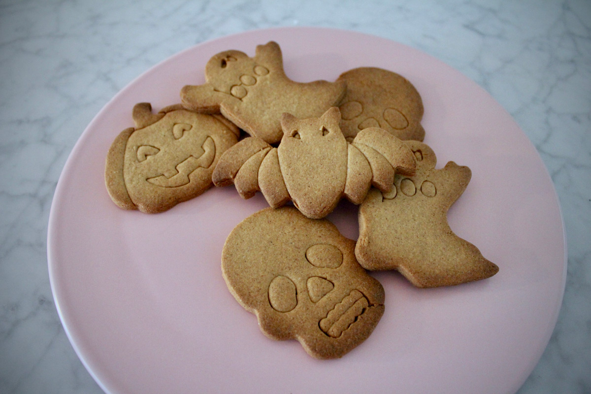 Clover Bishcuits – Fame Hungry