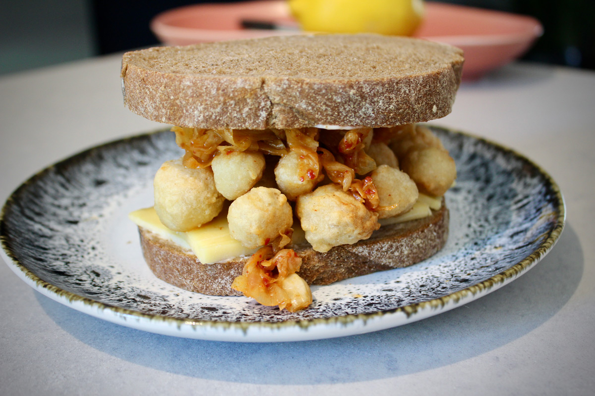 Chicken & Kimchley Madisondwich – Fame Hungry